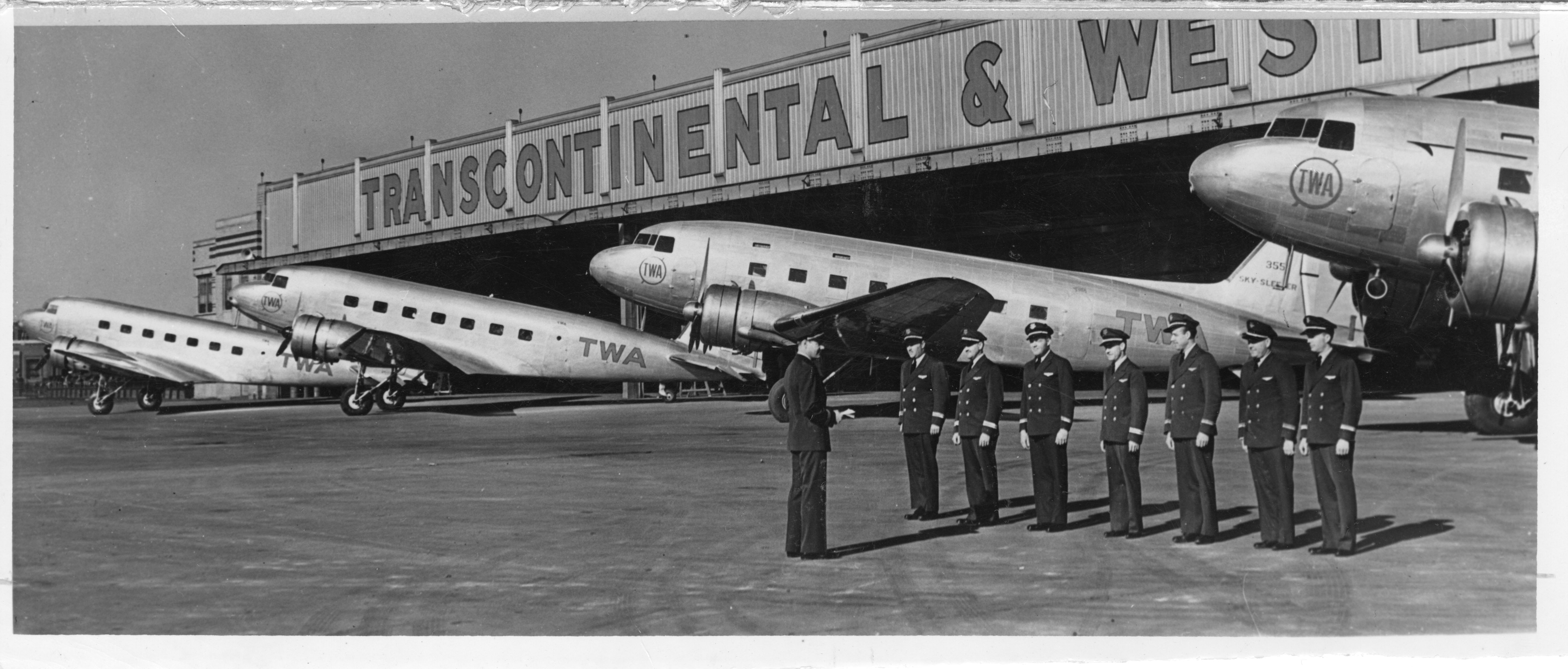 TWA Douglas DC-3 and DC-3B Airplanes at Municipal Airport | The ...